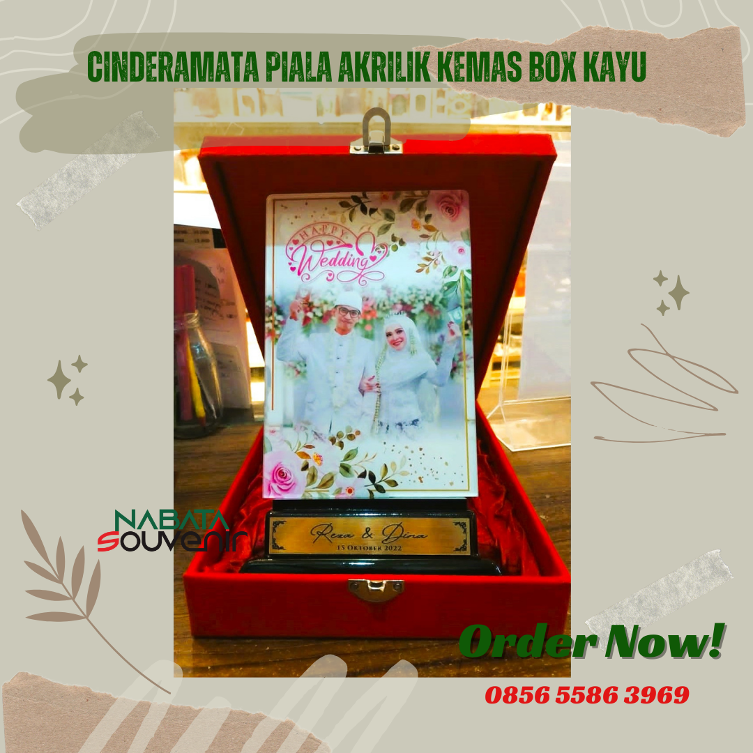 cinderamata piala akrilik kemas box kayu - NABATA SOUVENIR